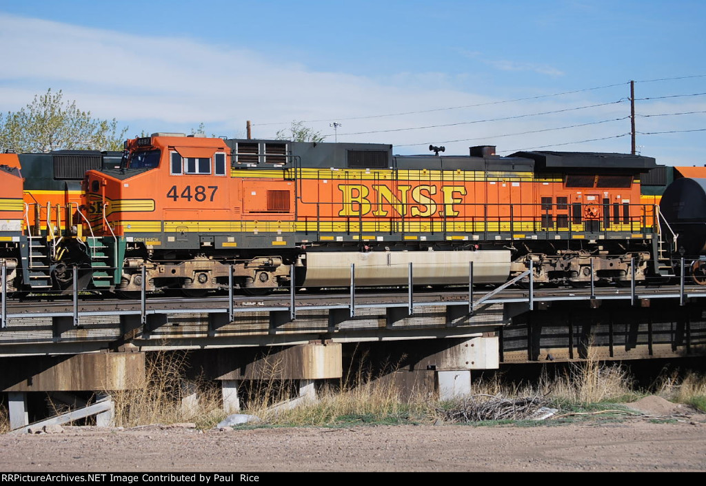 BNSF 4487